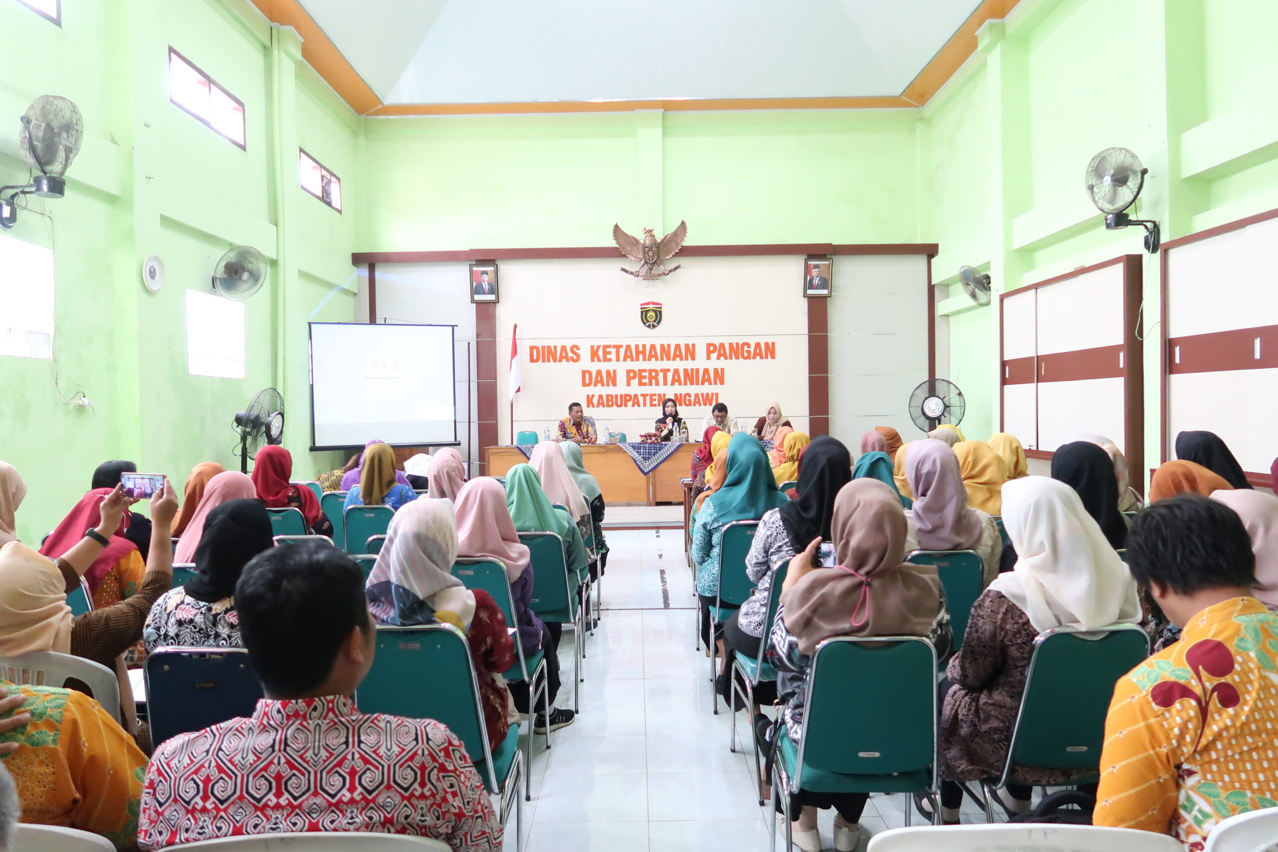 Rapat Koordinasi Pelaksanaan Pekarangan Pangan Lestari (P2L) dalam ...